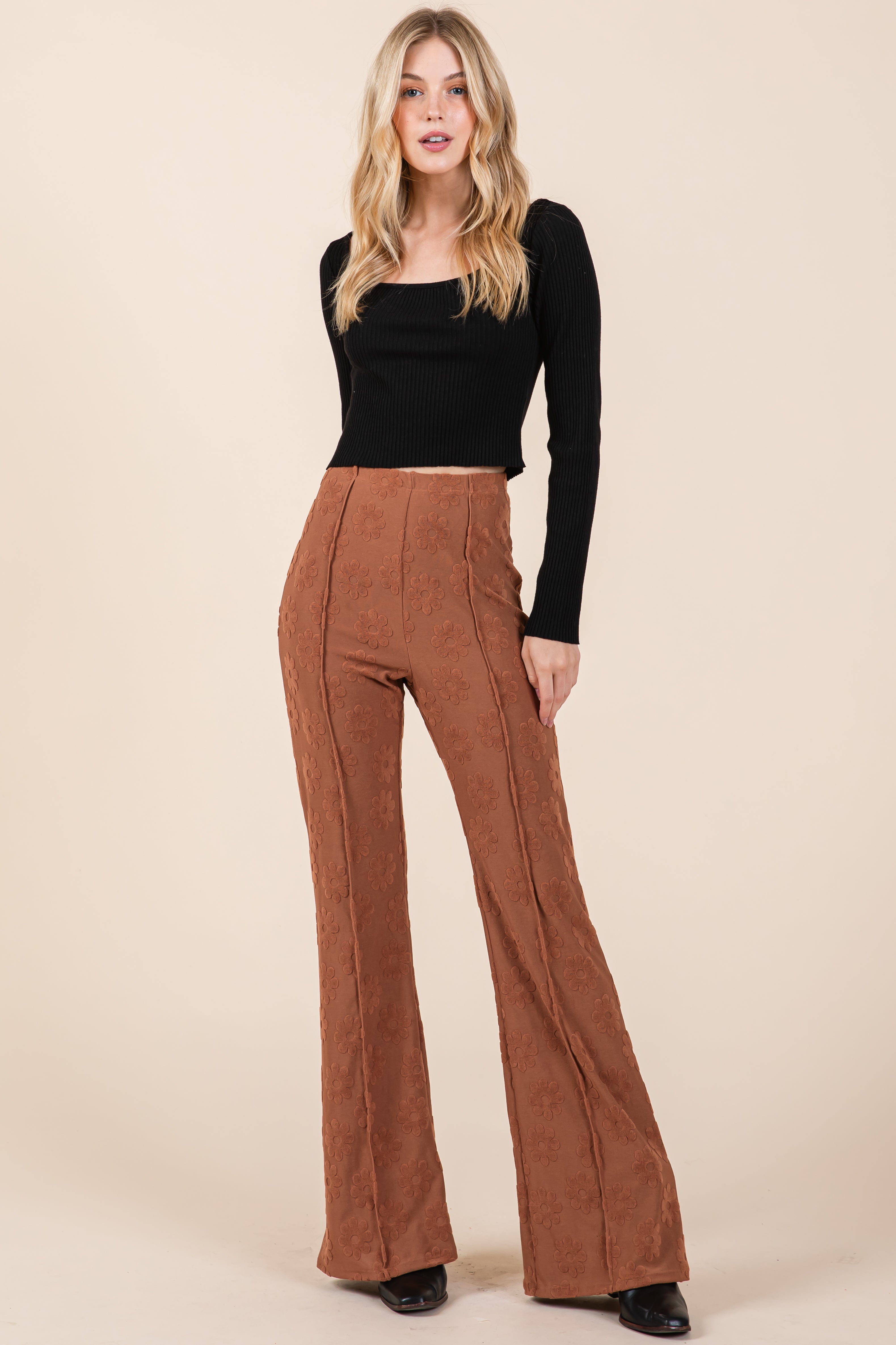 PA1094 TEXTURED FLORAL PATTERN PANTS – BOMBOM USA